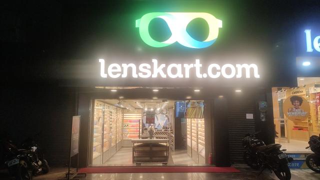 Lenskart : Optician Near Me | Lenskart In Flagship Store Abu Lane ...